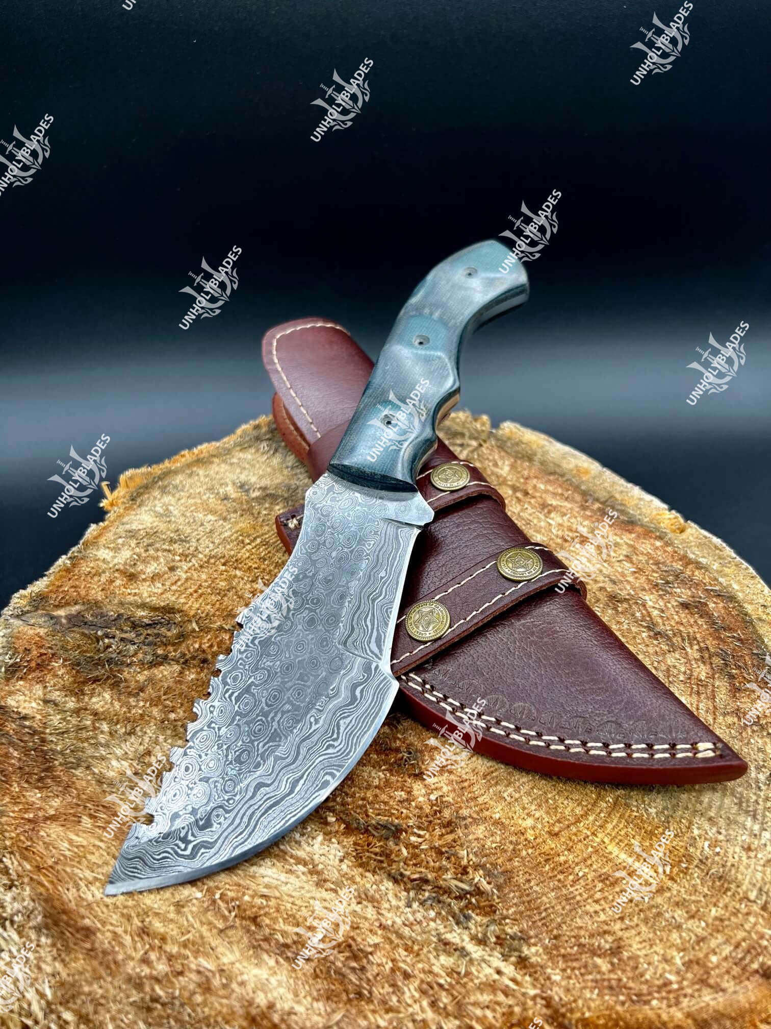 Damascus Steel Raindrop Pattern Tracker Knife